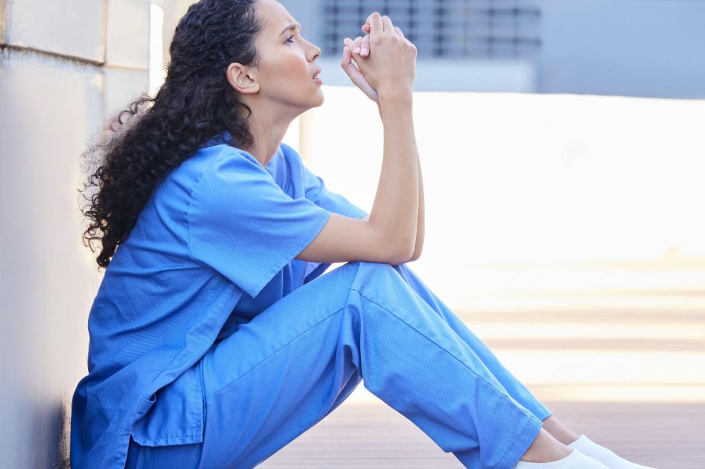 Nurses in Northern Ireland consider quitting over poor pay - Nurseonestop